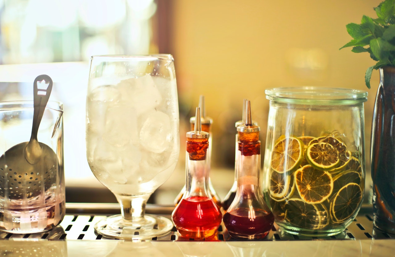 What to Know London Dry Gin and Where It Came From – Jim & Tonic